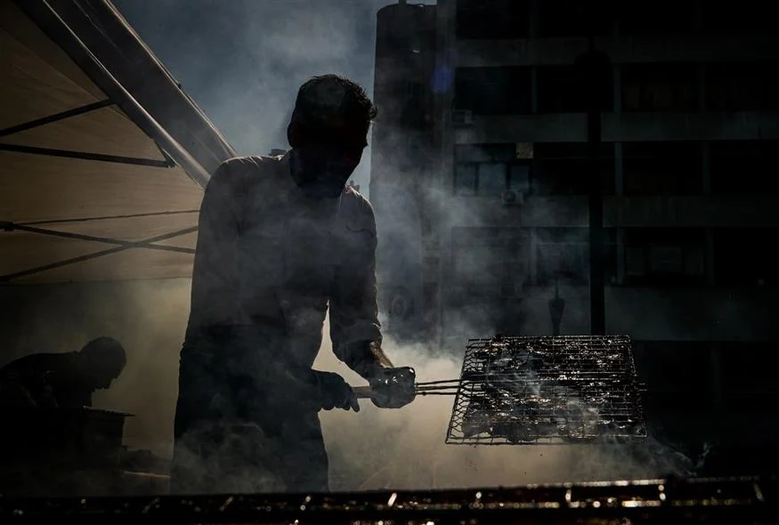 Τσικνοπέμπτη: Τι είναι και τι συμβολίζει;- Τα έθιμα ανά την Ελλάδα ...